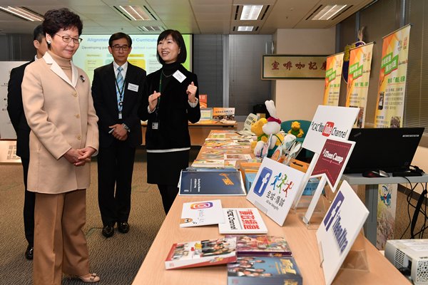 news.gov.hk - CE visits ICAC
