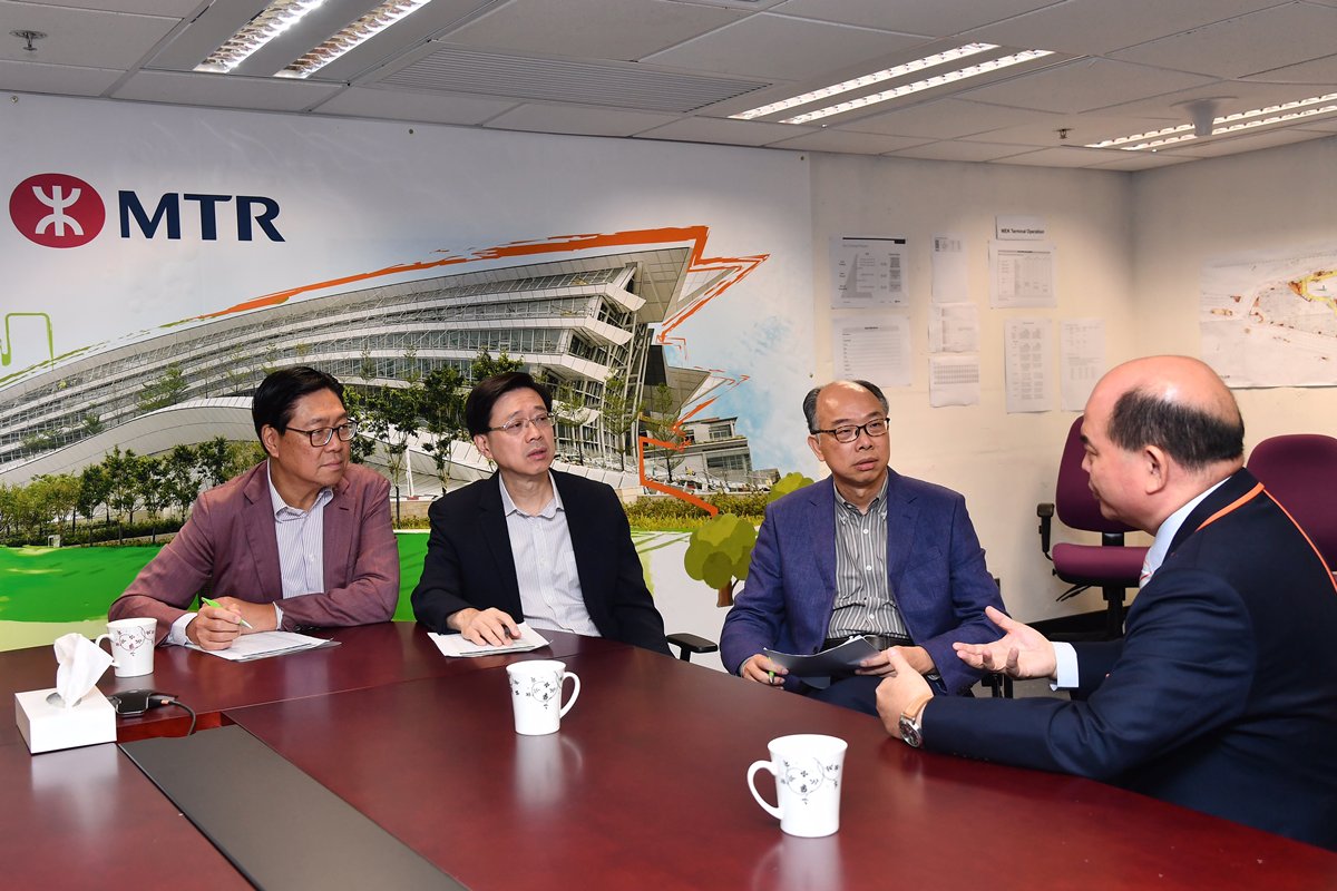 news.gov.hk - Security chief inspects XRL station