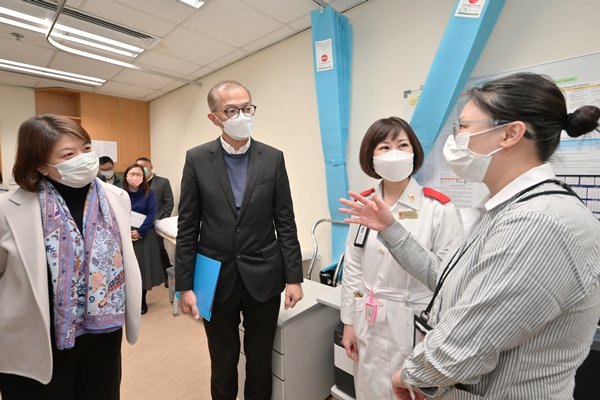 news.gov.hk - Health chief visits public hospital