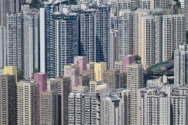 news.gov.hk - 16 land transactions in Q2