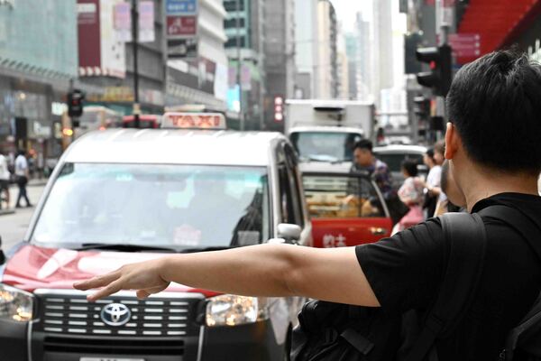 news.gov.hk - 15 taxi fleet licence applications filed