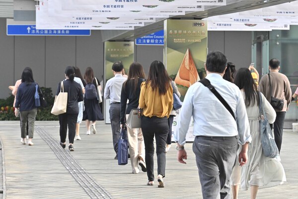 news.gov.hk - Expo civil service booth set