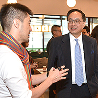news.gov.hk - Nicholas Yang visits Wan Chai